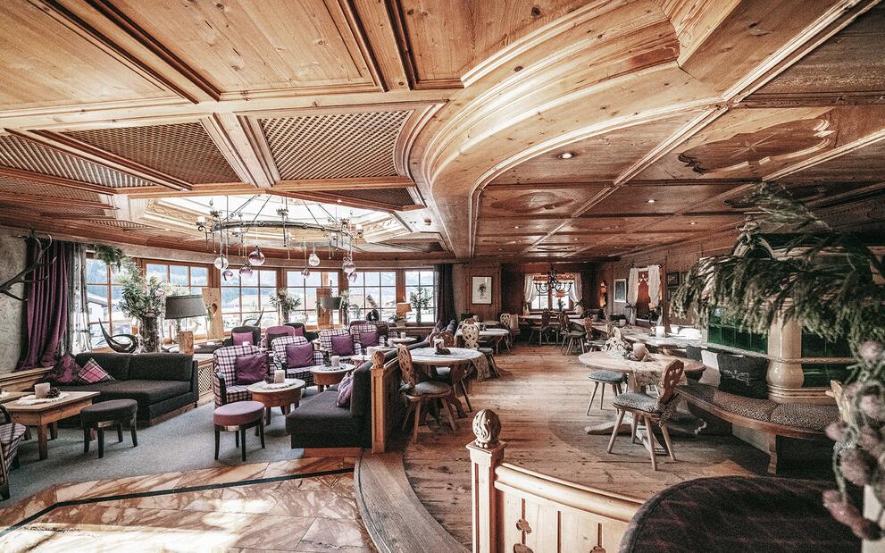 Hotel bar in the Tannheim Valley: Der Engel | Open daily from 12:30